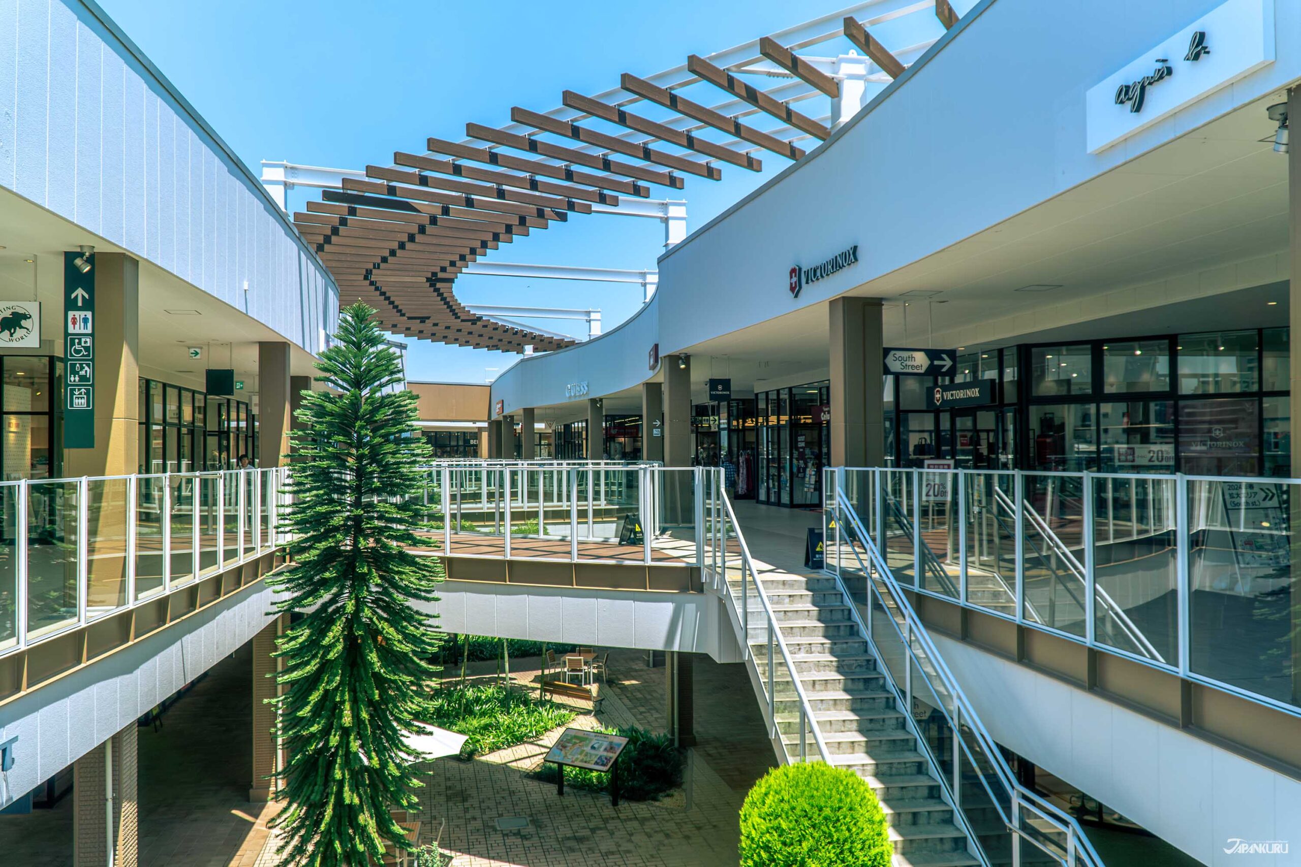 Visit the Biggest Mall in Japan Just Outside Tokyo: Aeon LakeTown