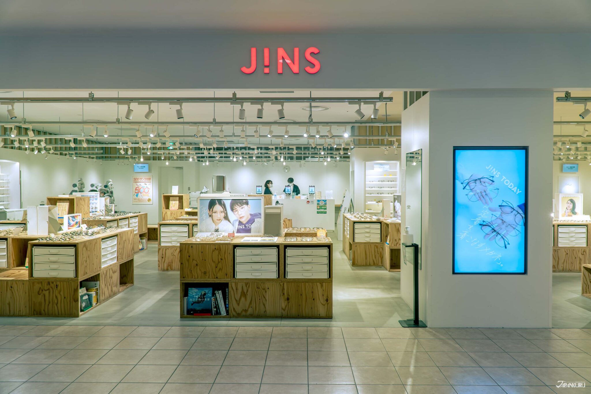 See Sapporo Day & Night: Local Cuisine, Sparkling Lights, & Sapporo Glasses Shopping with JINS