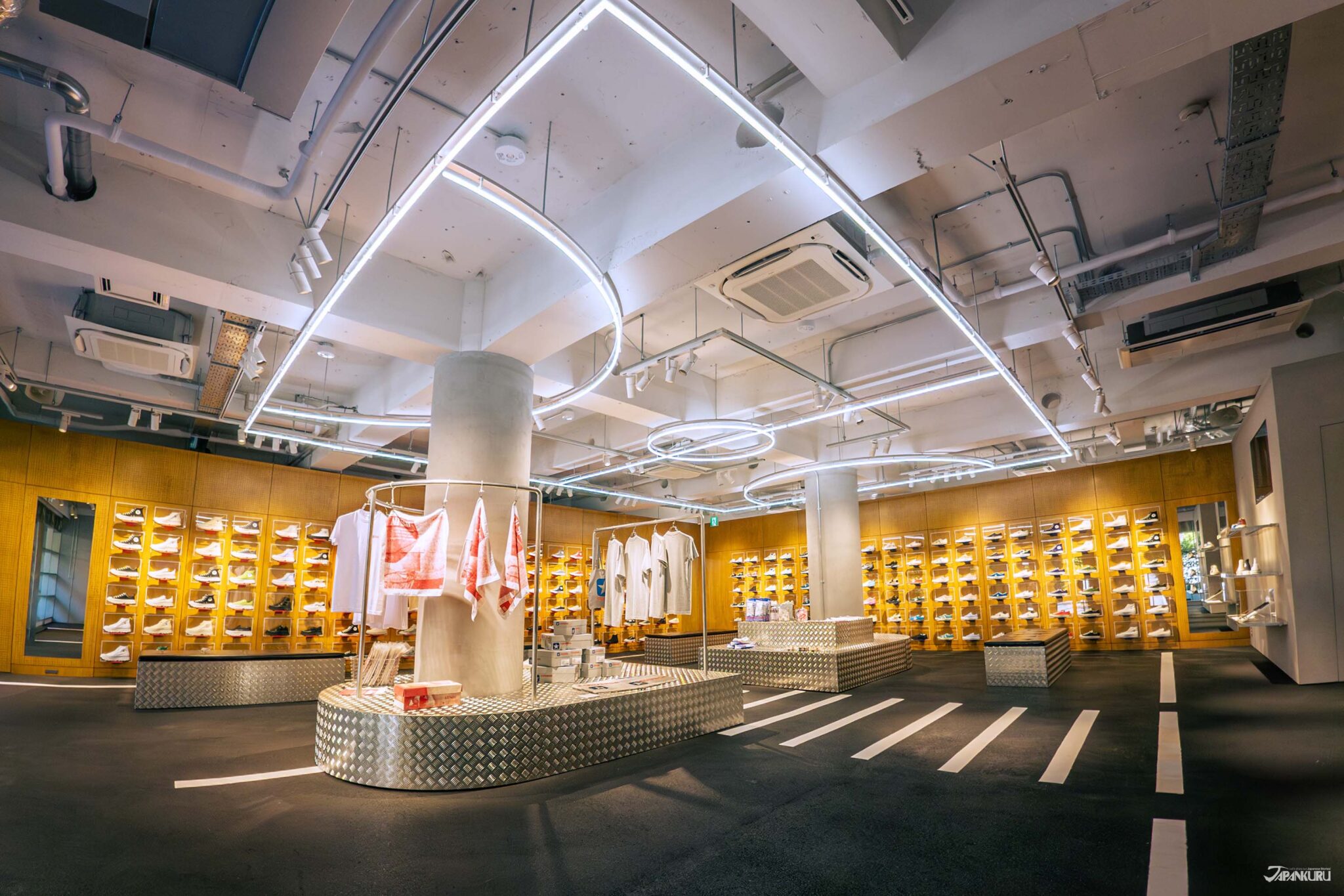 White atelier BY CONVERSE Harajuku: Create Custom Sneakers in Japan to ...